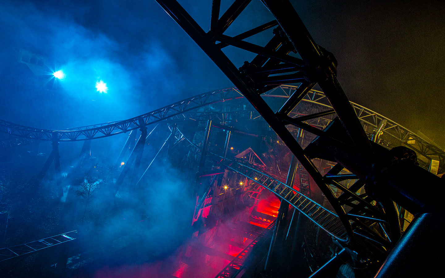 Taron – Multi Launch Coaster (Achterbahn) - Phantasialand Resort